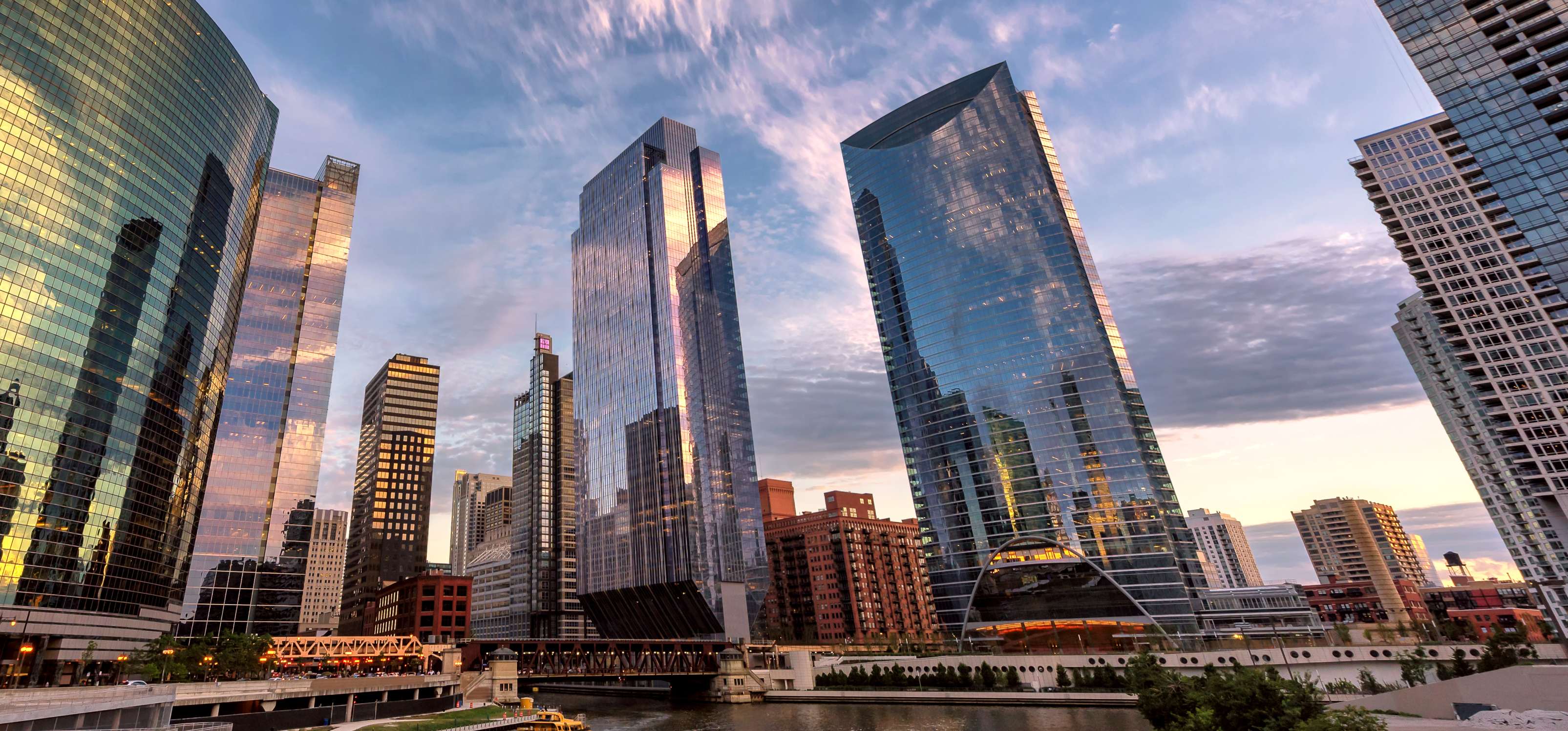 Chicago Offices For Rent | Office Spaces River Point | Servcorp